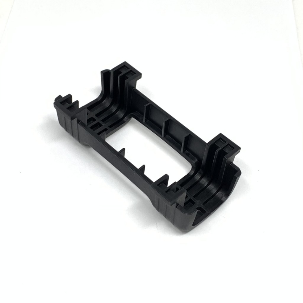 Thule Spare Part: 54470 square bar adapter